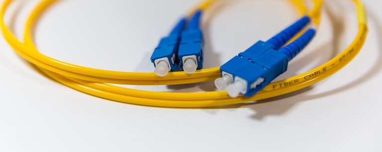 Set Up a Fiber-Optic Network in Your Home or Office (2022)